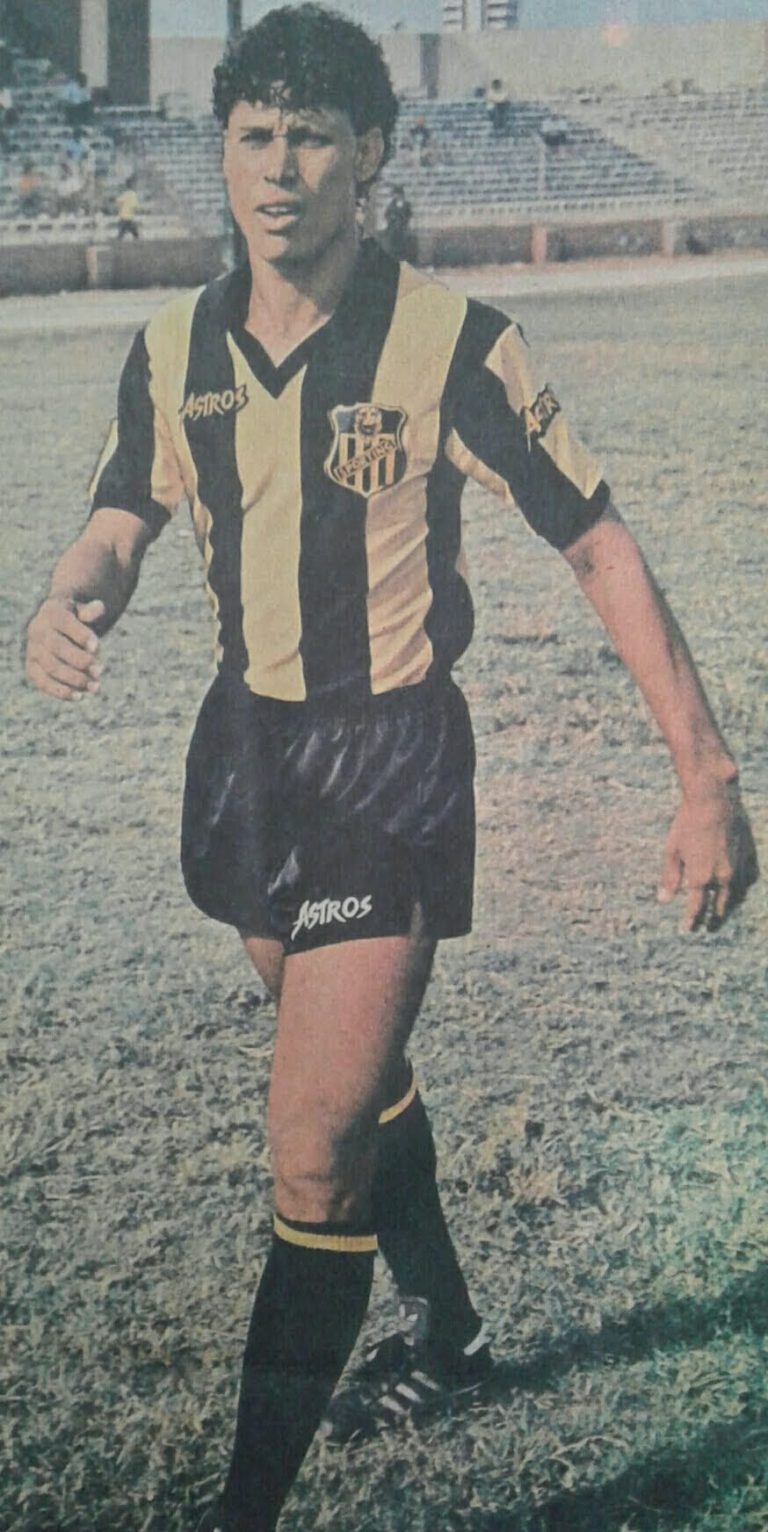 Héctor ´El Oso´ Arévalo, su fuerte carácter e indisciplina le ...
